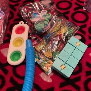fidgets | Toys | 5 Lots Of Fidgets And Popits All Brand New No Tags But ...